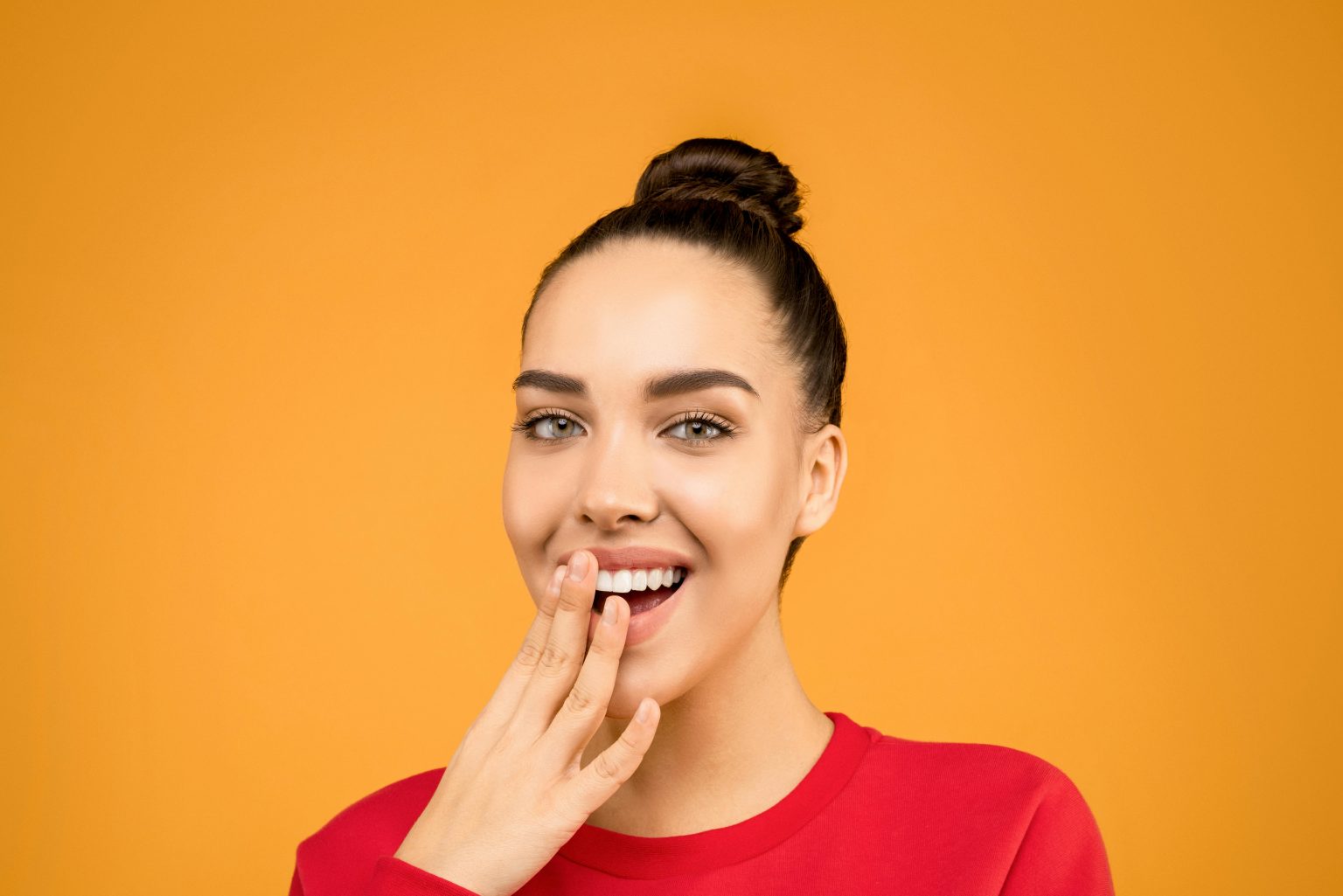 Model Rambut Messy Bun: Tren Stylish dan Praktis untuk Segala ...